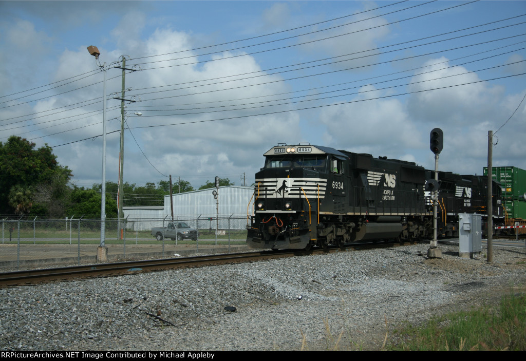 NS 6934! with awesome conductor
